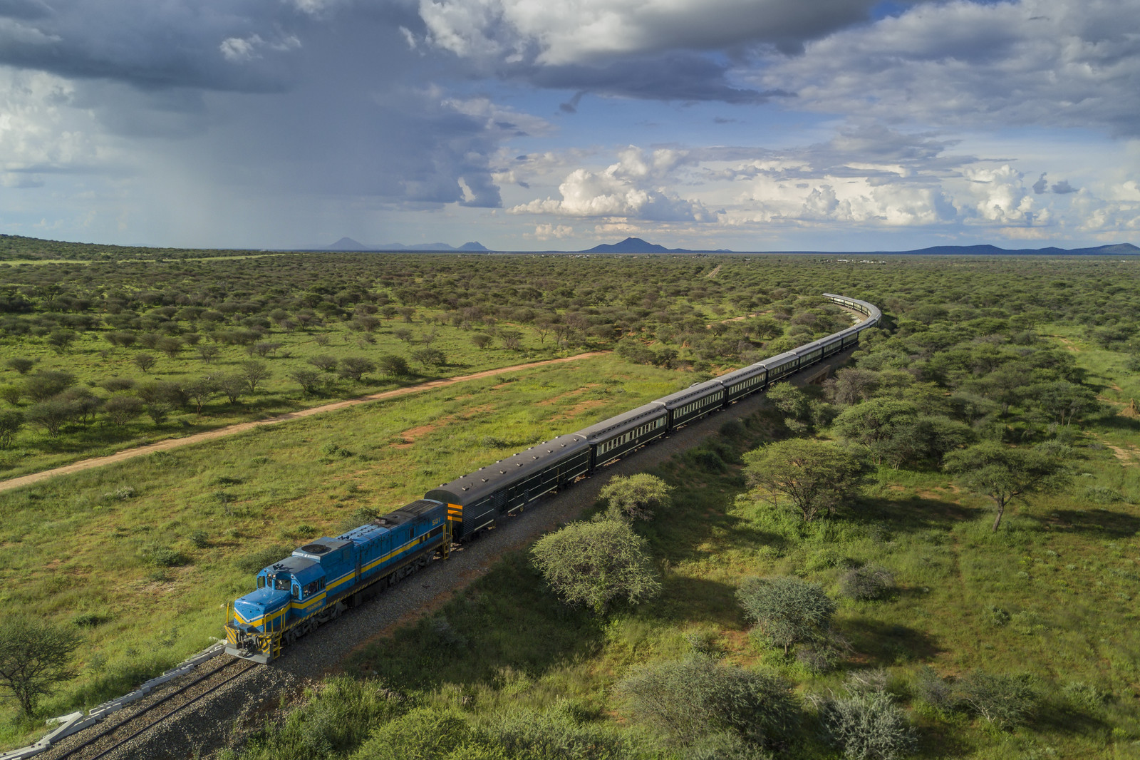 Le train Shongololo Express en Namibie | Bertrand Rieger photographe ...
